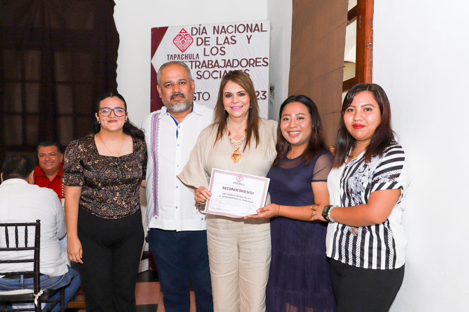 Rosy Urbina Conmemora Día Nacional De La Y El Trabajador Social